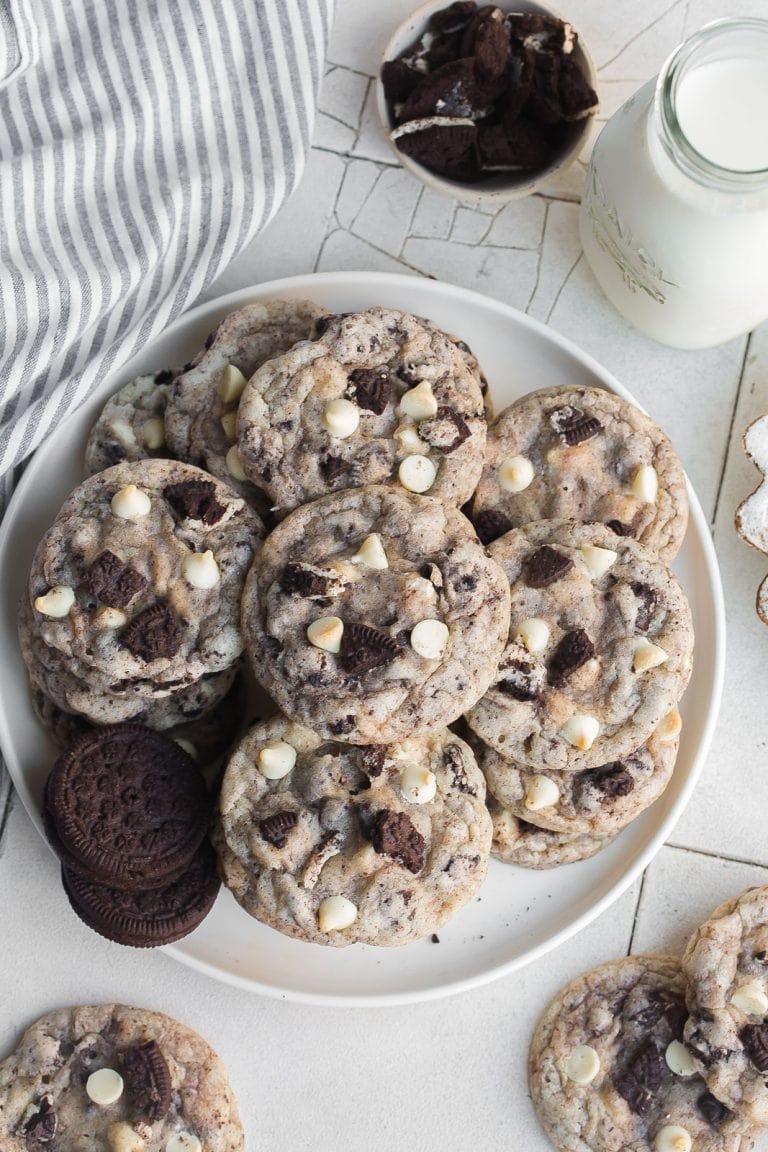 Cookies and Cream Cookies (Soft & Chewy Oreo Cookies Recipe)